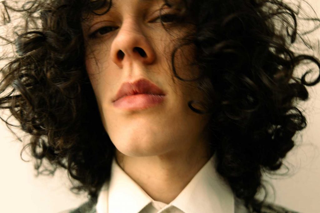 Shi Menegat: conheça a Renée jovem de “Elas por Elas” - CHNews