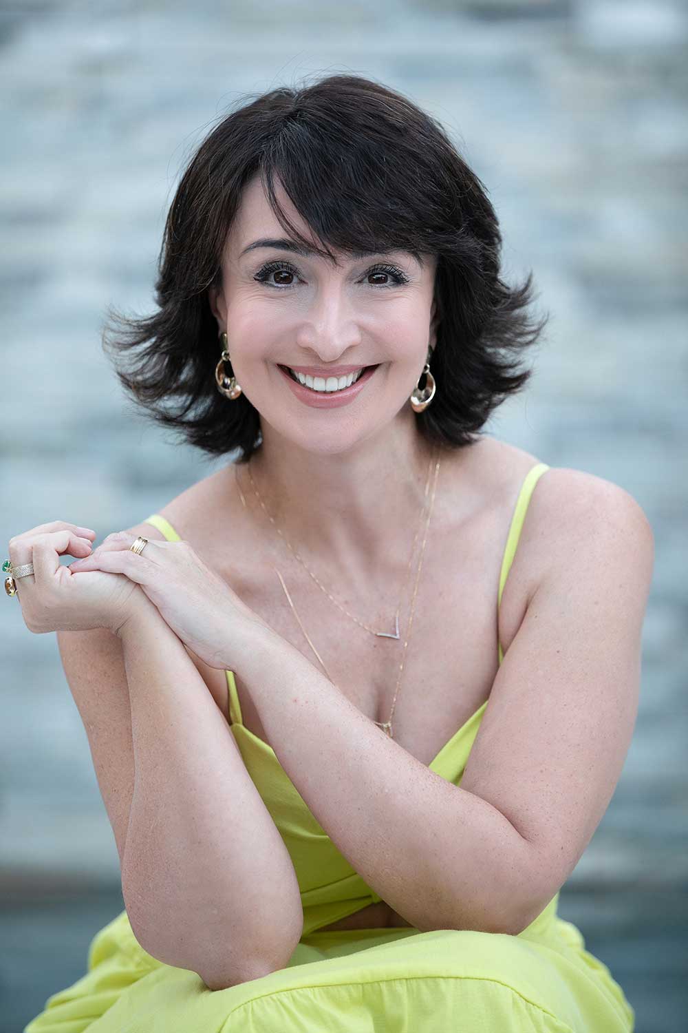 Dubladora brasileira Mabel Cezar ganha homenagem no “Oscar” da voz - CHNews