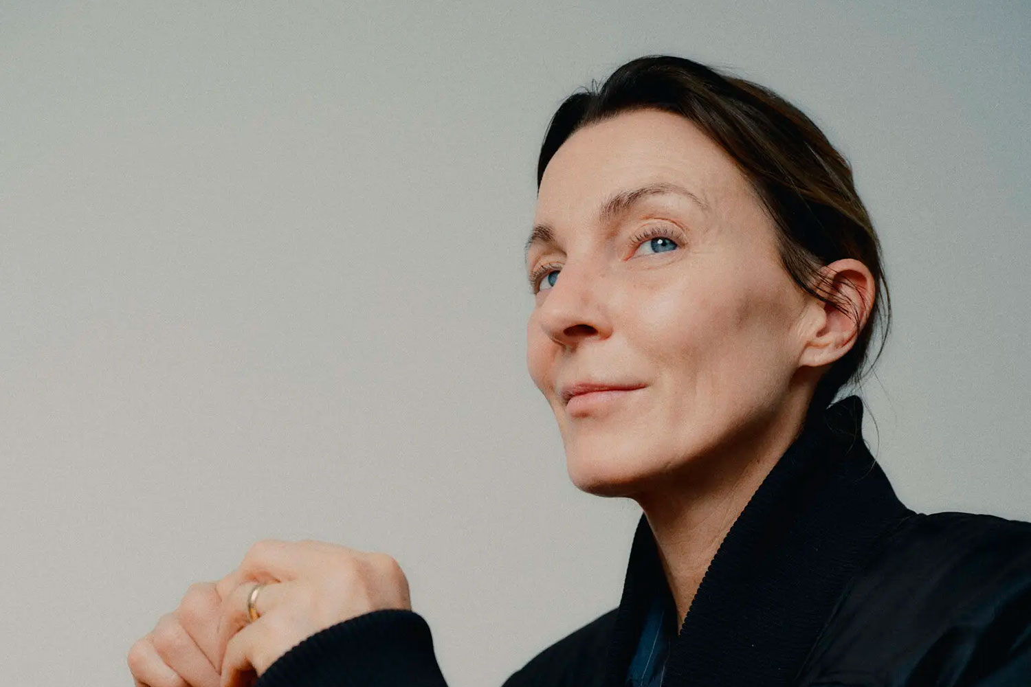 Phoebe Philo dá sua primeira entrevista depois de uma década
