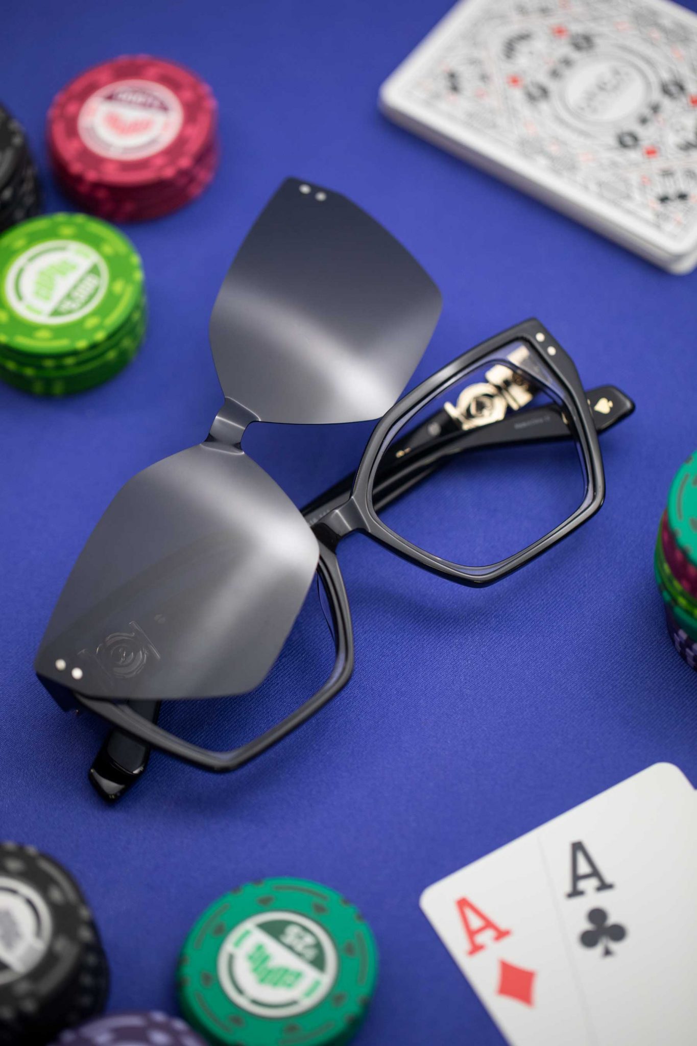 Copag e Chilli Beans apresentam collab inspirada no poker - CHNews
