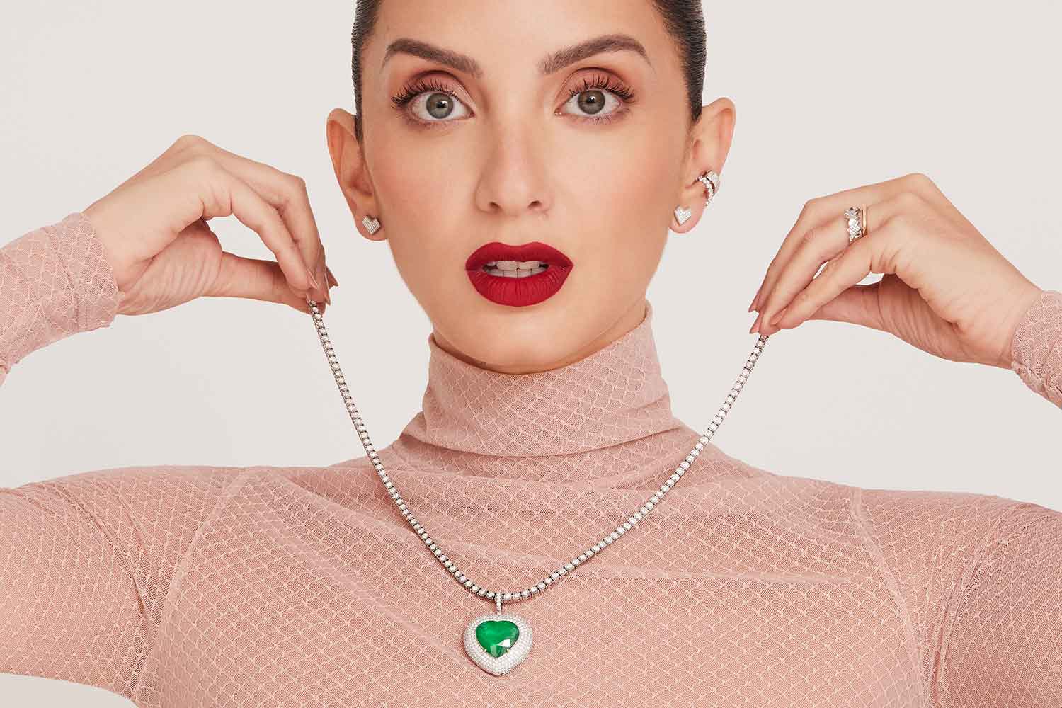 Lelê Saddi apresenta collab com Maria Motta Jewelry - CHNews