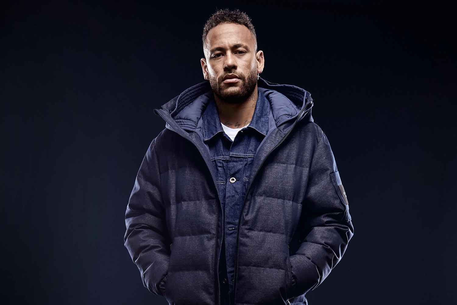 Grupo AMC Têxtil retoma operações da Replay no Brasil - CHNews