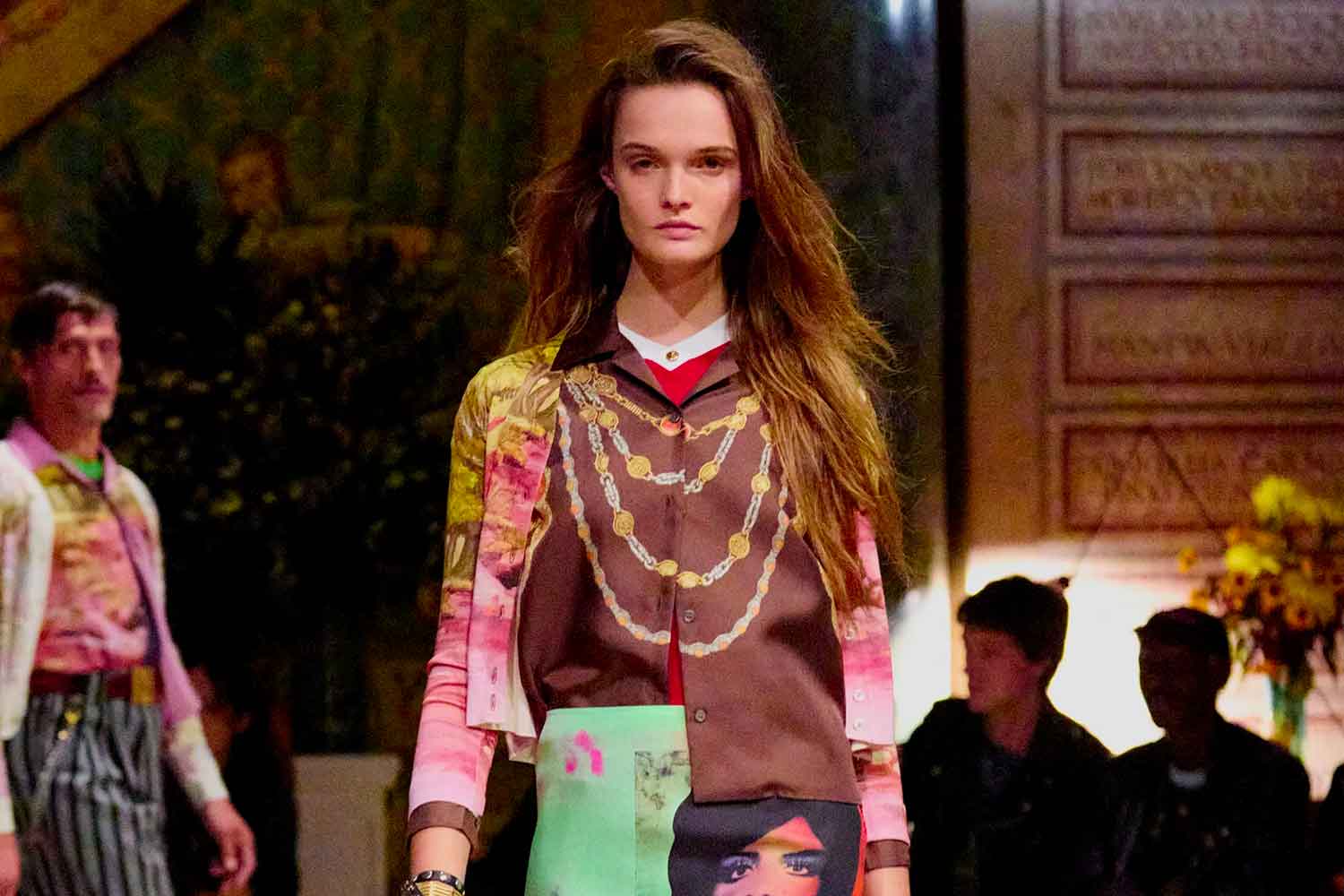 União Europeia dá sinal verde para Prada comprar a Versace - CHNews